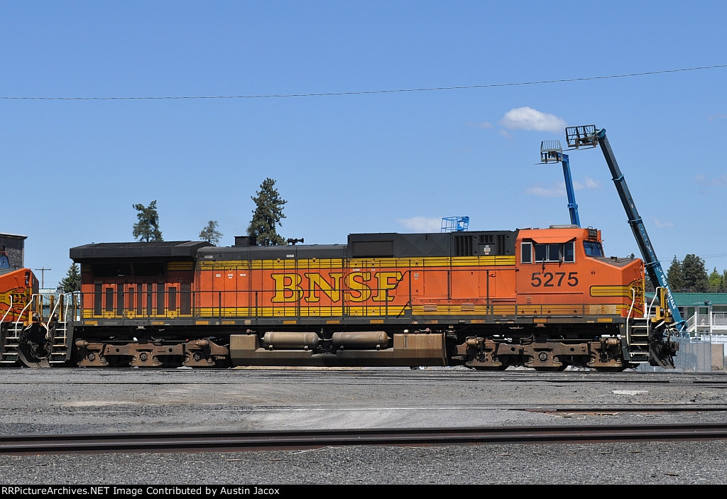 BNSF 5275